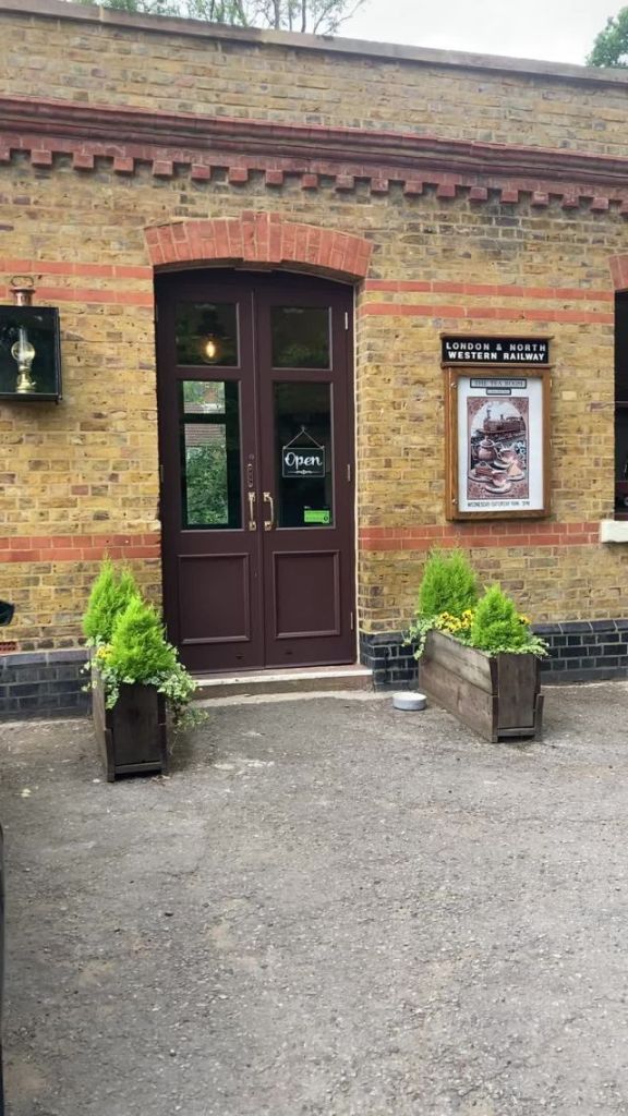 Let's Ride - Spokes SW Herts - Bricket Wood Tea room