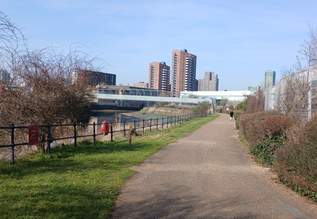 Let's Ride - Rotherhithe, Greenwich Thames Path, River Lea, Hackney ...