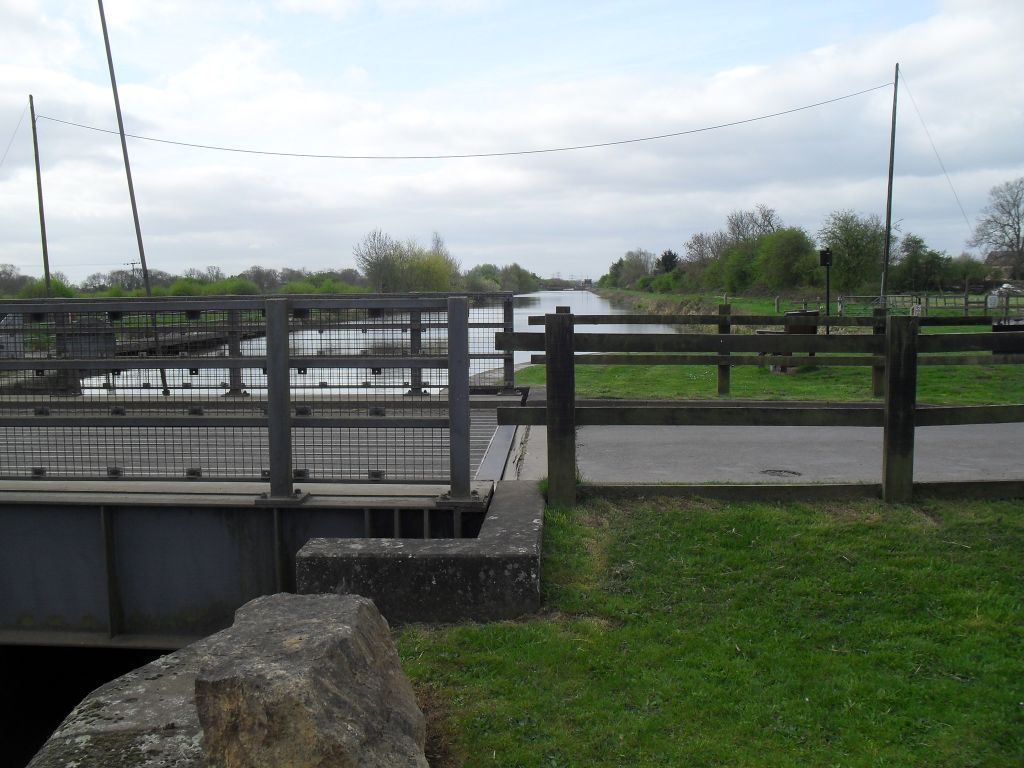 Let's Ride - Countrylanes and canal bridges