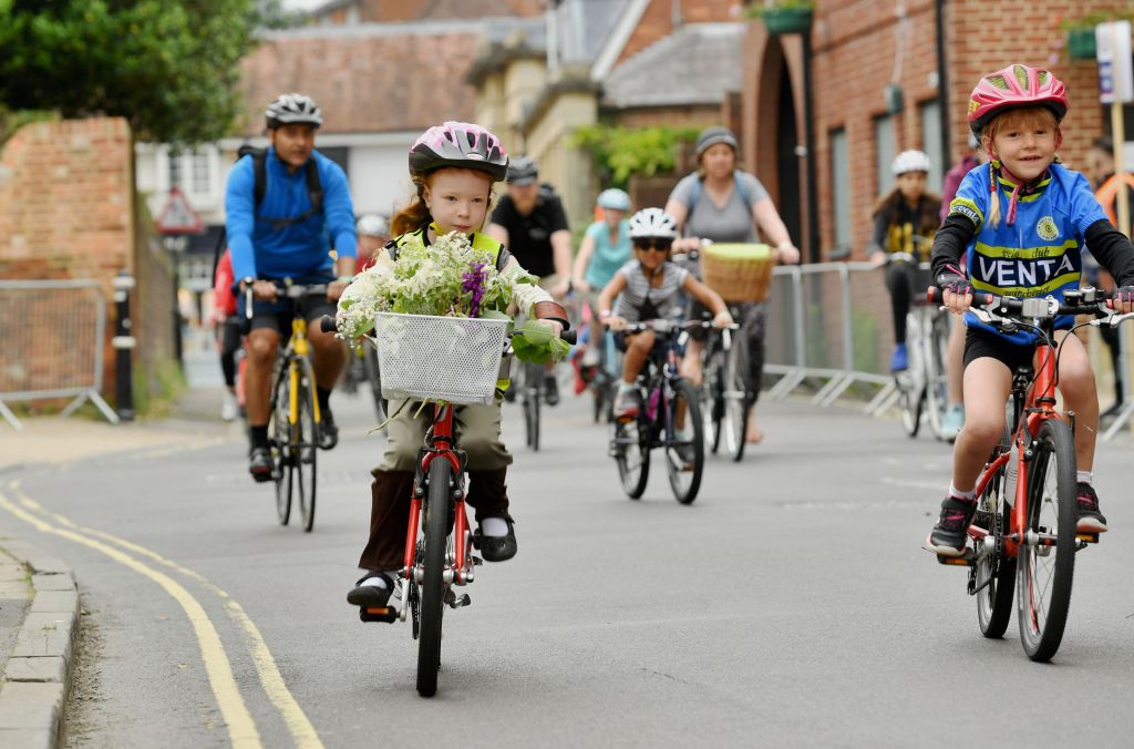 Let's Ride - Ford Cyclists Head To The Beach