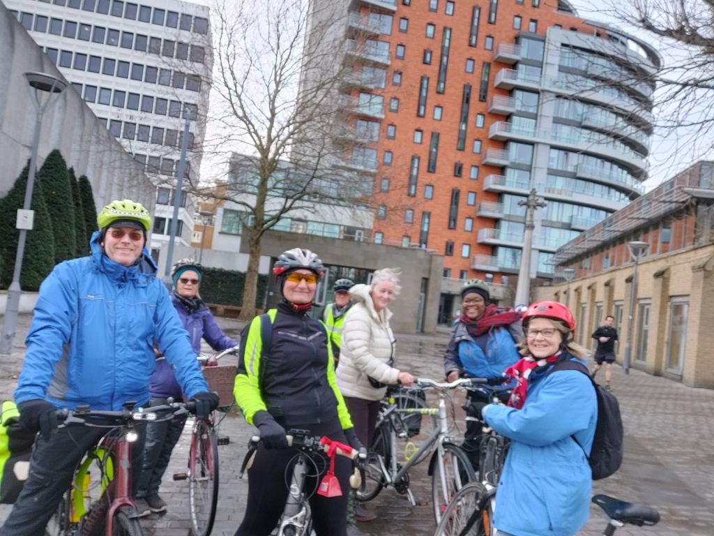 Let's Ride - Easy Bike Ride from W6 to Putney to learn about Putney Past & Present