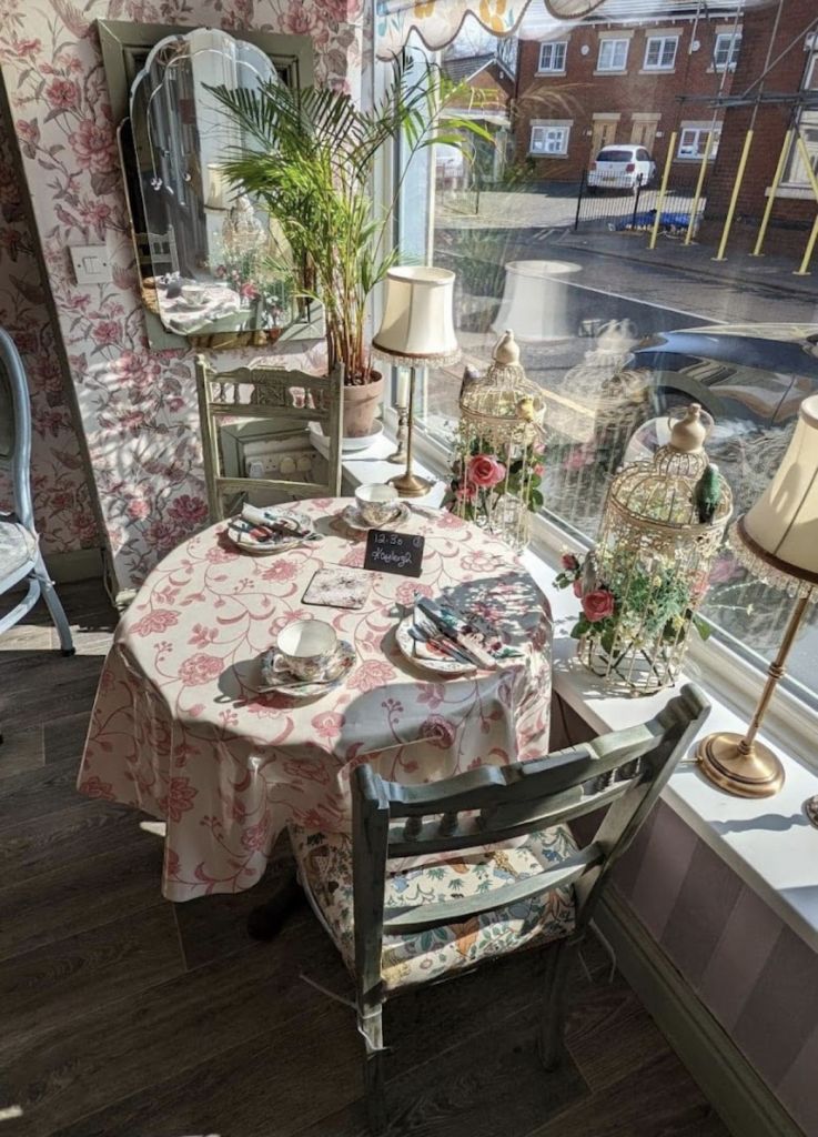 Let's Ride - To Tea Cup cafe - circular