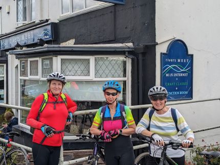 Let's Ride - Armley to Methley Rivers Meet Cafe along Canal